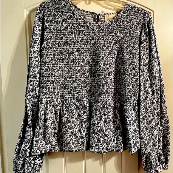 Universal Thread | Tops | Never Worn Floral Mid Length Blouse | Poshmark